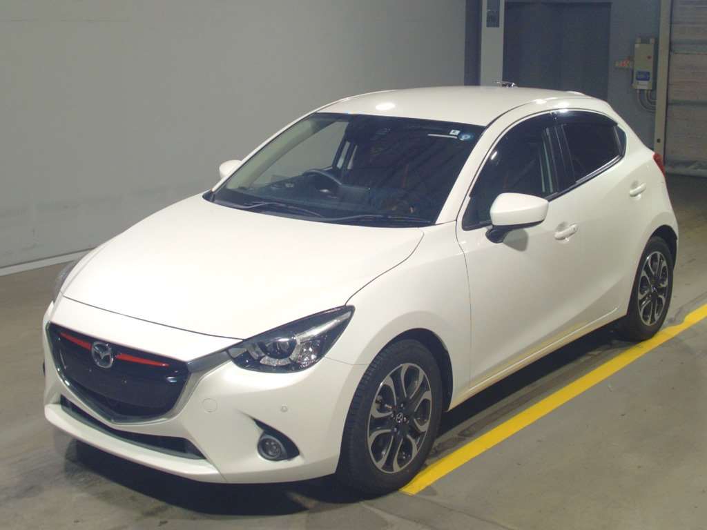 2015 MAZDA DEMIO – Scuderia international